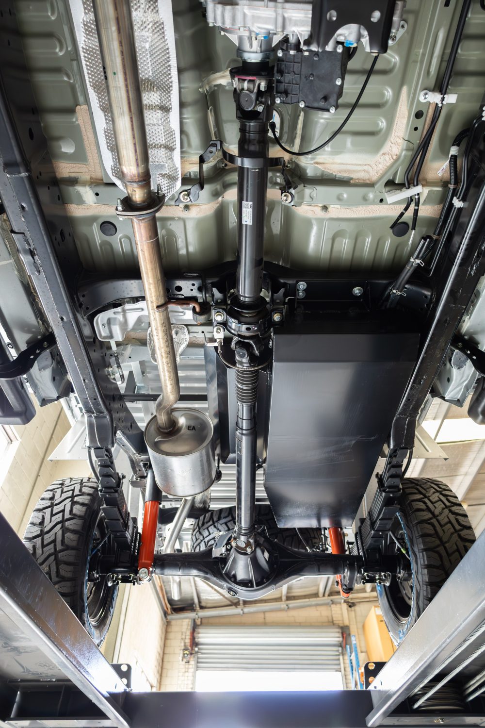 Toyota Hilux (2015 – PRESENT) 150 Litre Replacement Long Range Fuel ...