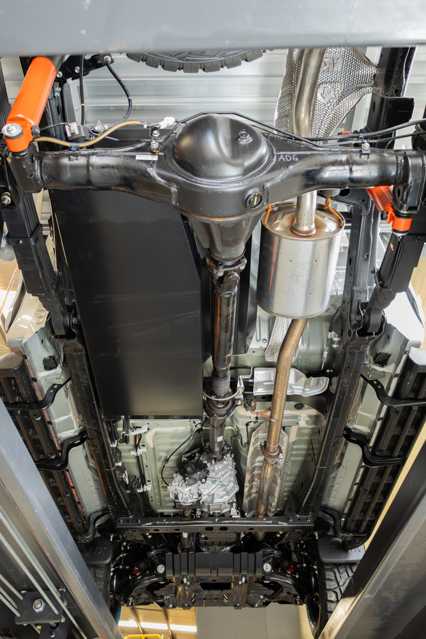 Toyota Hilux (2015 – PRESENT) 150 Litre Replacement Long Range Fuel ...
