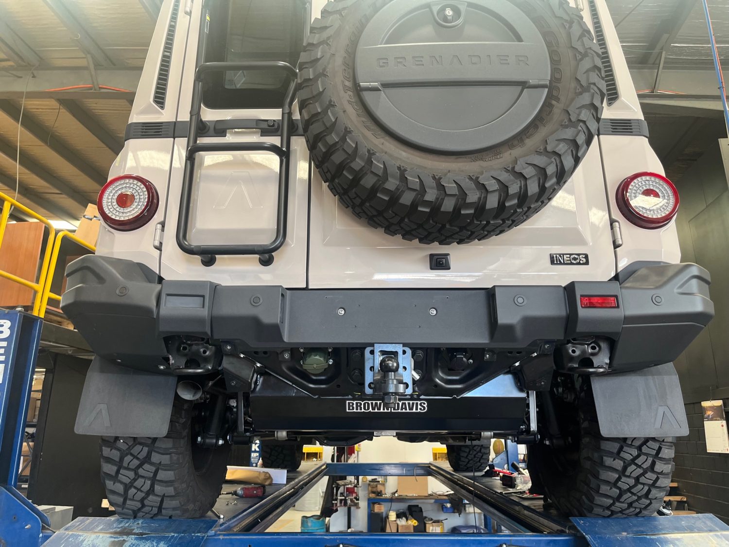 INEOS GRENADIER- BROWN DAVIS LONG RANGE FUEL TANK – Brown Davis- Long ...