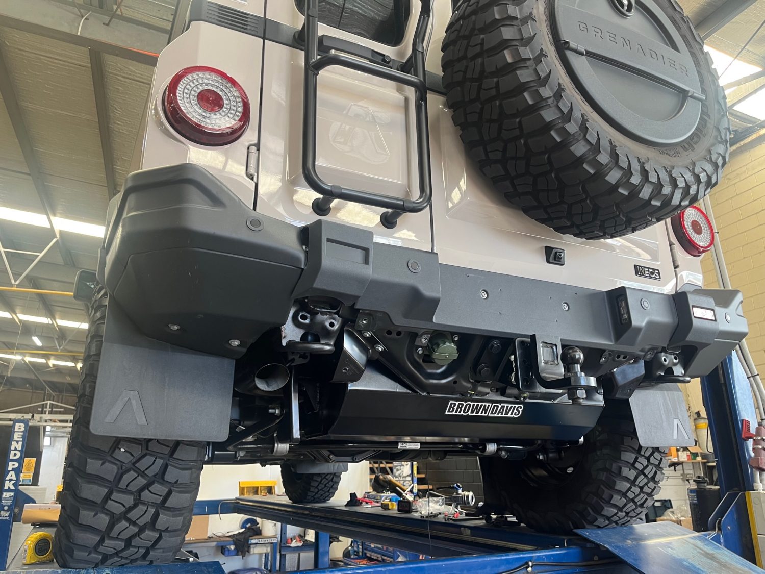 INEOS GRENADIER- BROWN DAVIS LONG RANGE FUEL TANK – Brown Davis- Long ...