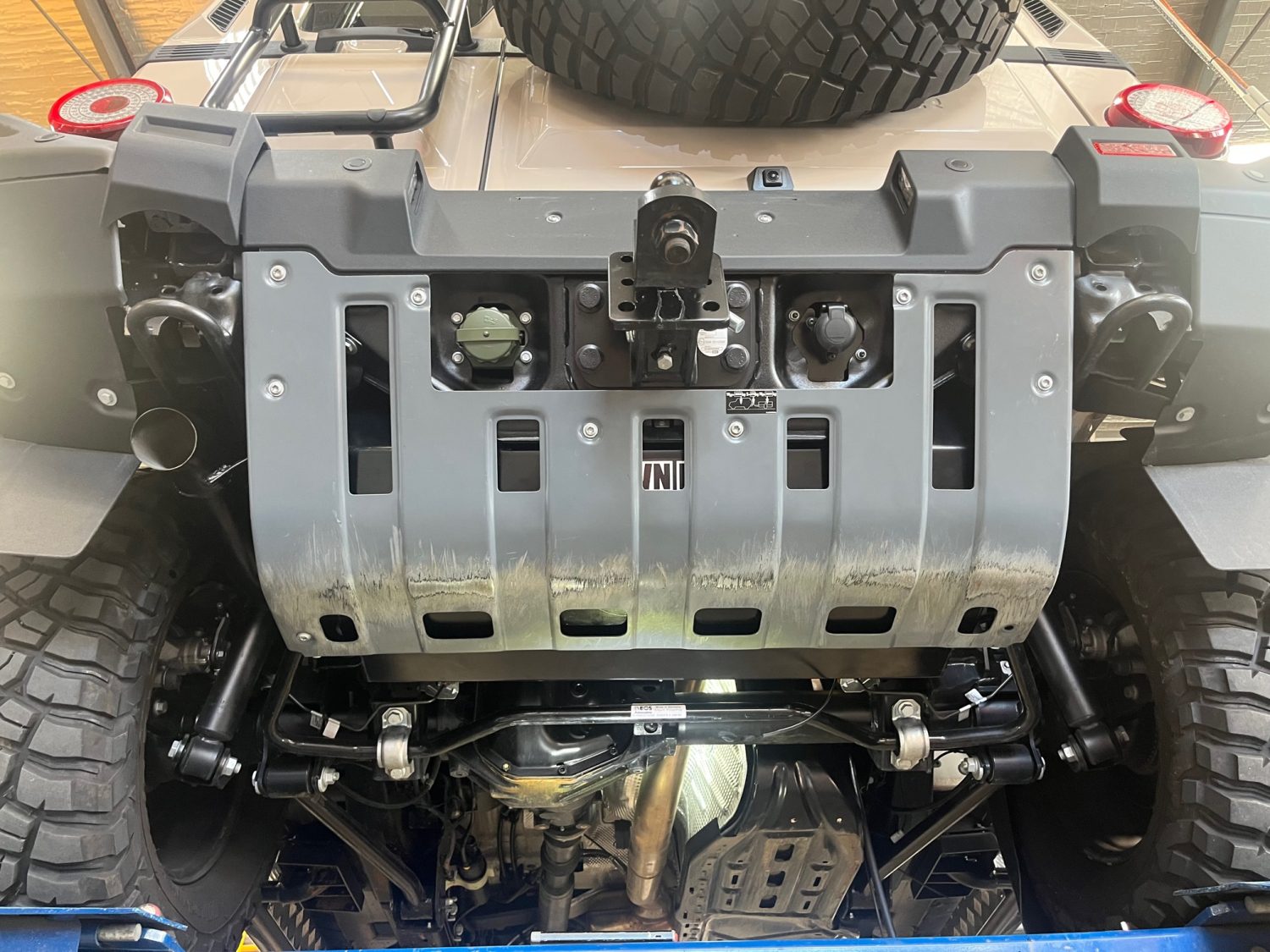 INEOS GRENADIER- BROWN DAVIS LONG RANGE FUEL TANK – Brown Davis- Long ...